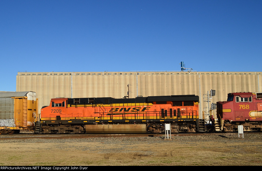 BNSF 7209